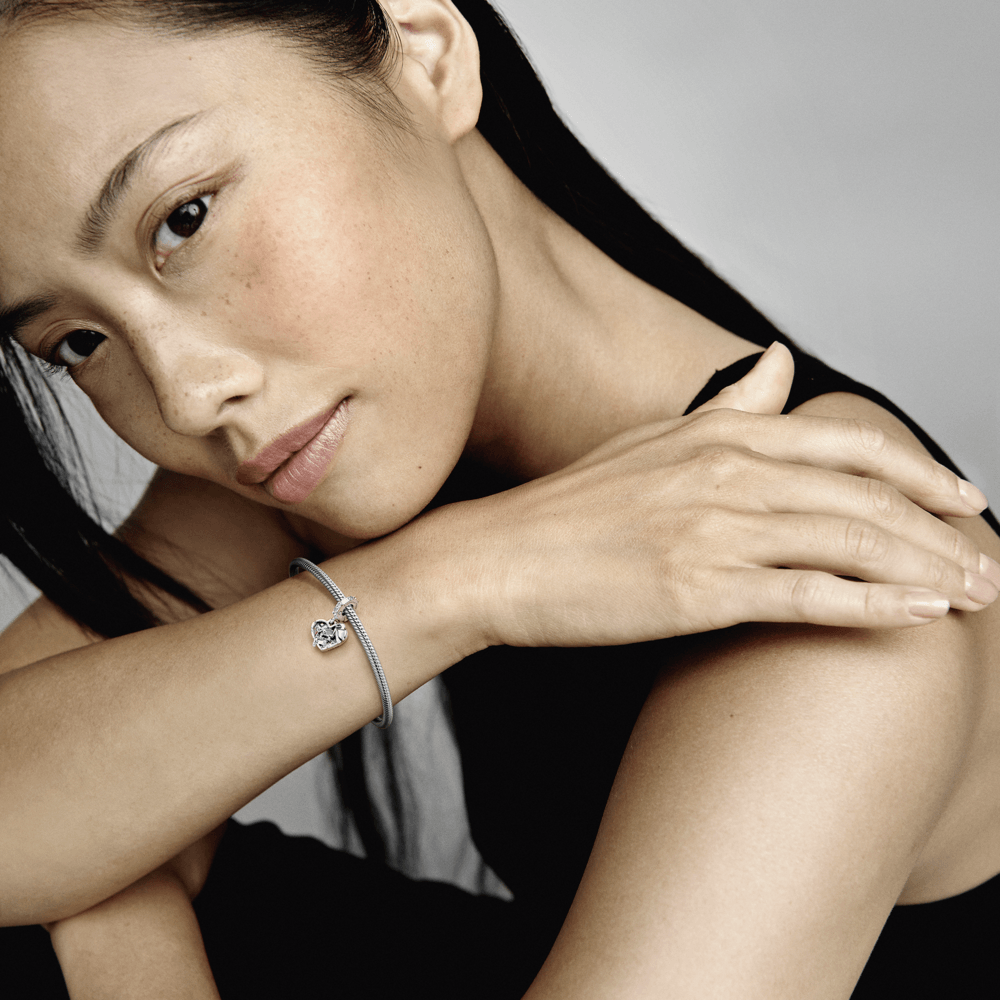 Charm Colgante Wall-E y Eve Brilla en la Oscuridad de Disney Pixar|Pandora